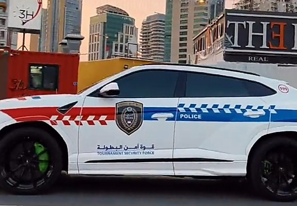 الشرطة القطرية تعزز أسطولها الضخم من السيارات بـ Lamborghini Urus | الرجل
