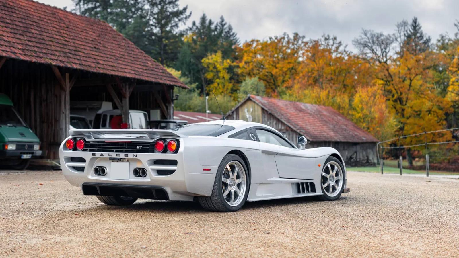 Saleen S7 الأمريكية تتألق في مزاد باريس 2026 | الرجل